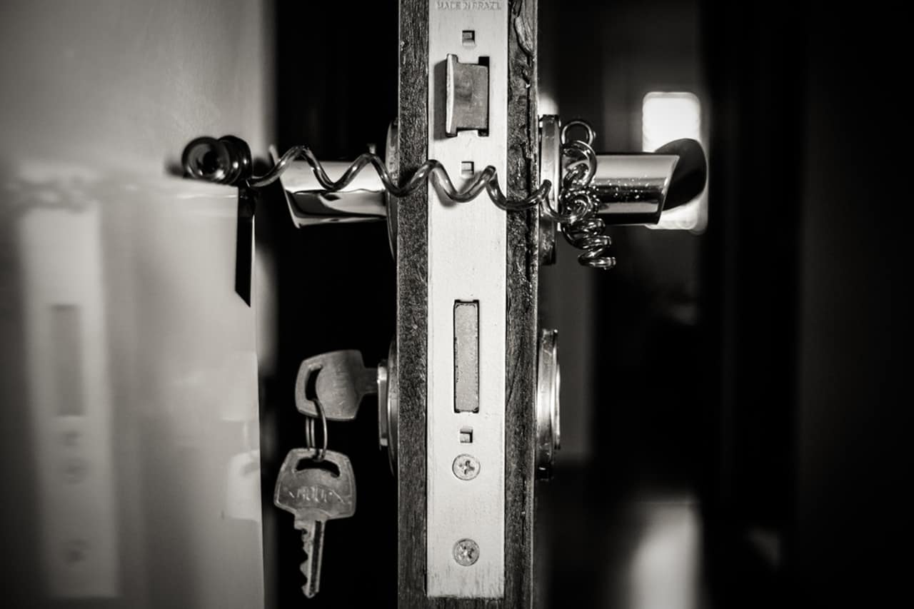 Quick Buying Guide for Industrial Pulls and Handles