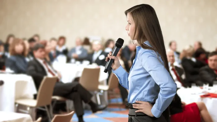 How to Set Career Goals & Examples For College Students