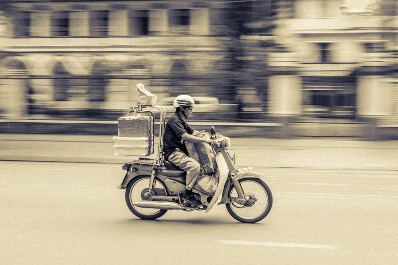 Why to Consider a Job as a Courier or Delivery Driver Today